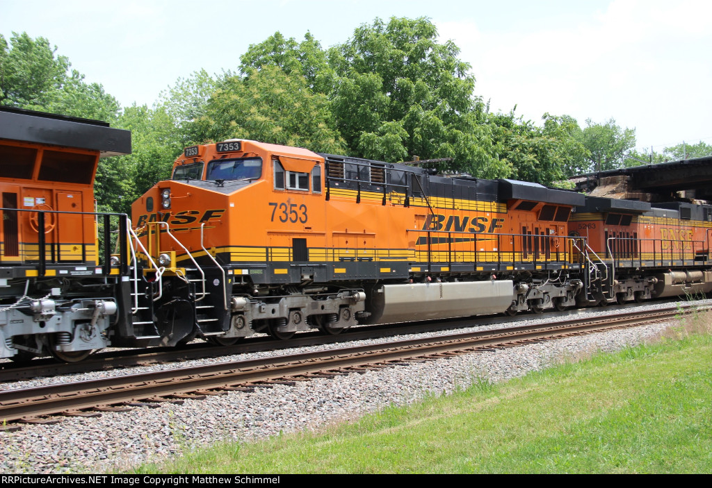 BNSF 7353